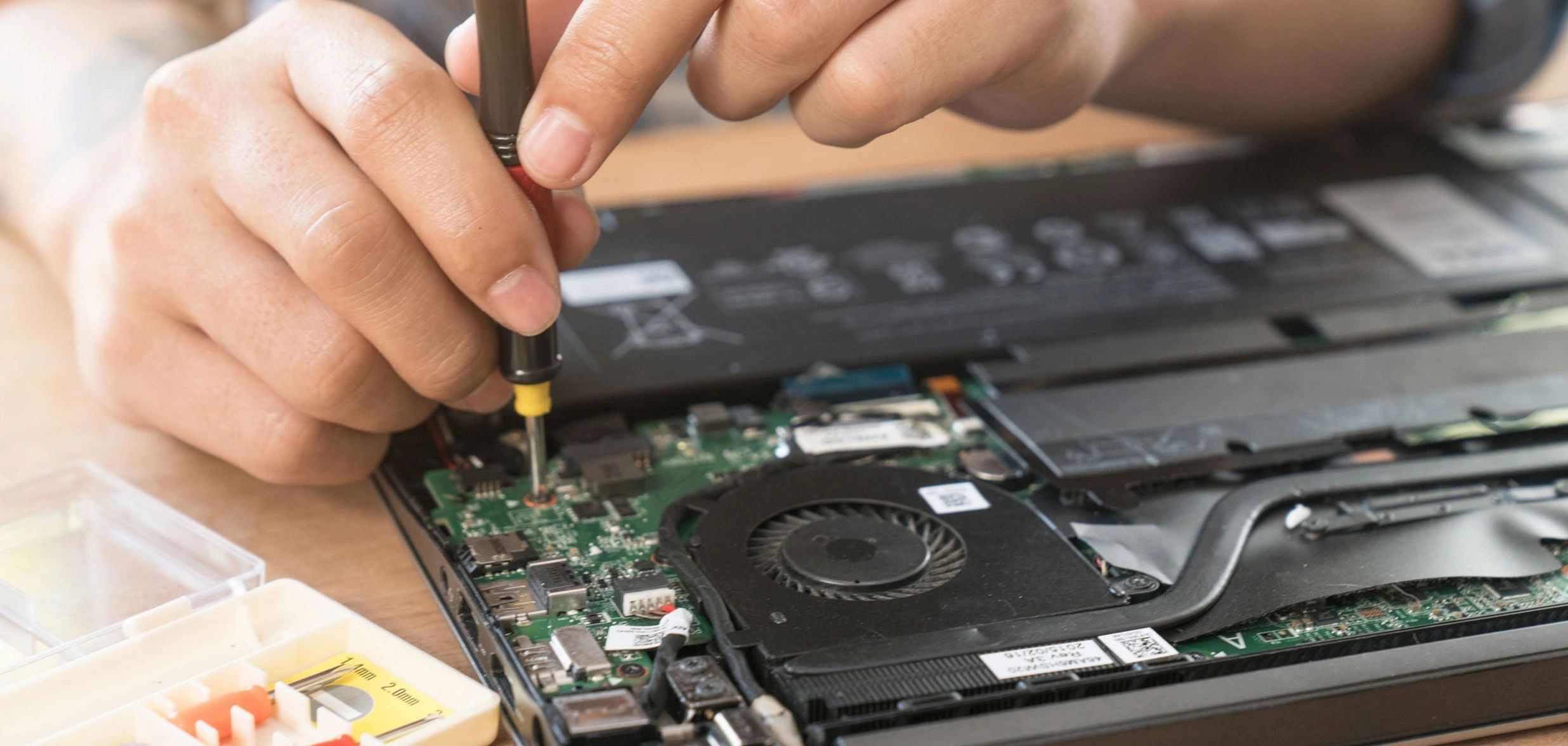 ¿Cuánto cuesta Reparar una Laptop?